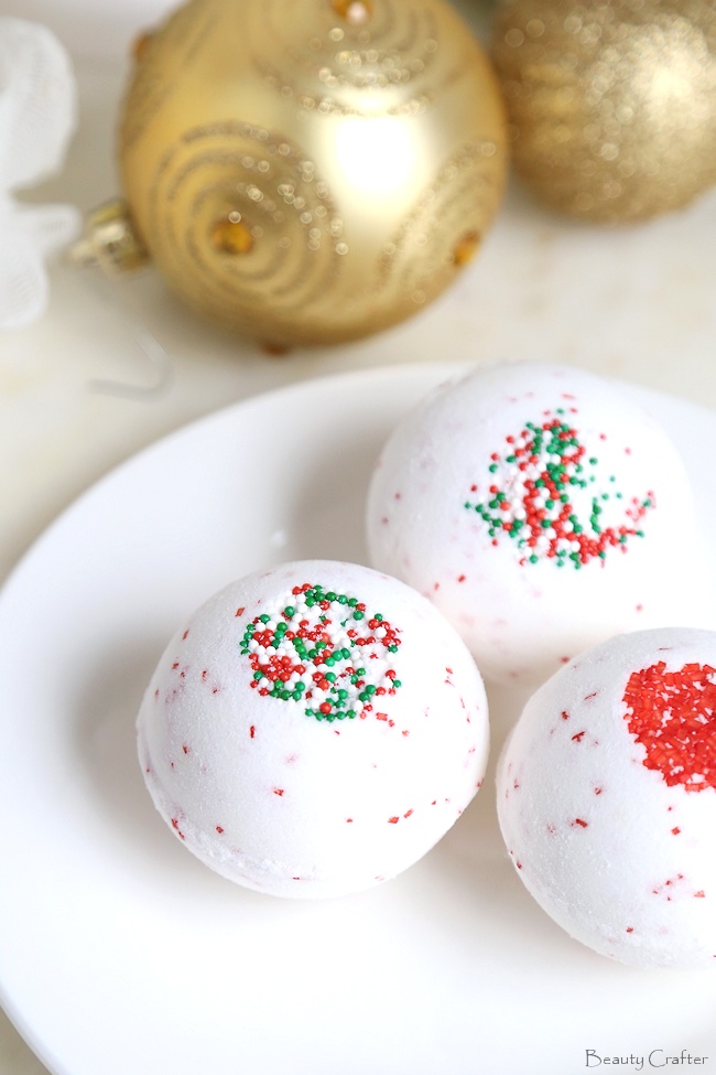 Peppermint Bath Bombs - Easy Holiday Gift to Make! - Beauty Crafter
